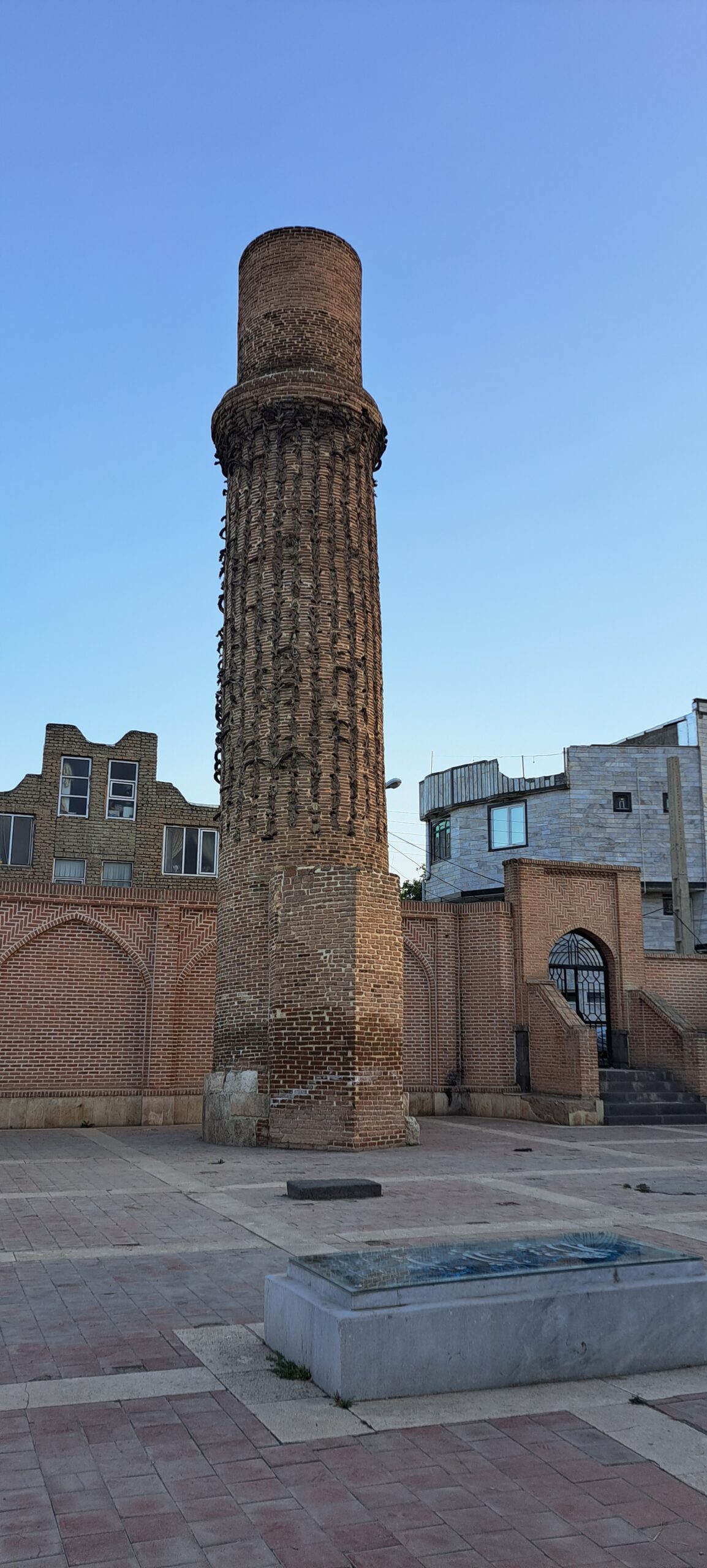 Khoy: the tomb of Shams-e Tabrizi - Persian Campus